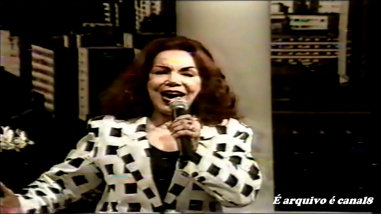 Emilinha Borba -- Dez Anos ( Programa Mulheres ) - HD - YouTube