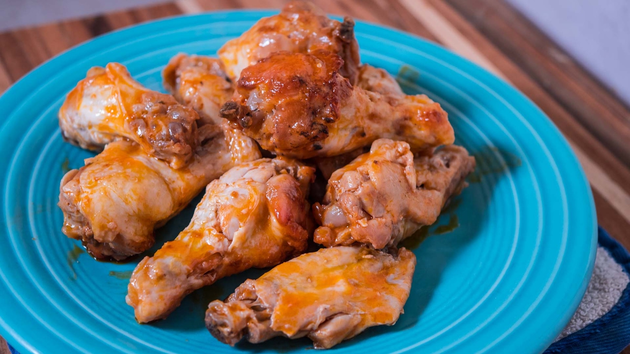 Pressure Cooker Buffalo Chicken Wings - Time Lapse - YouTube