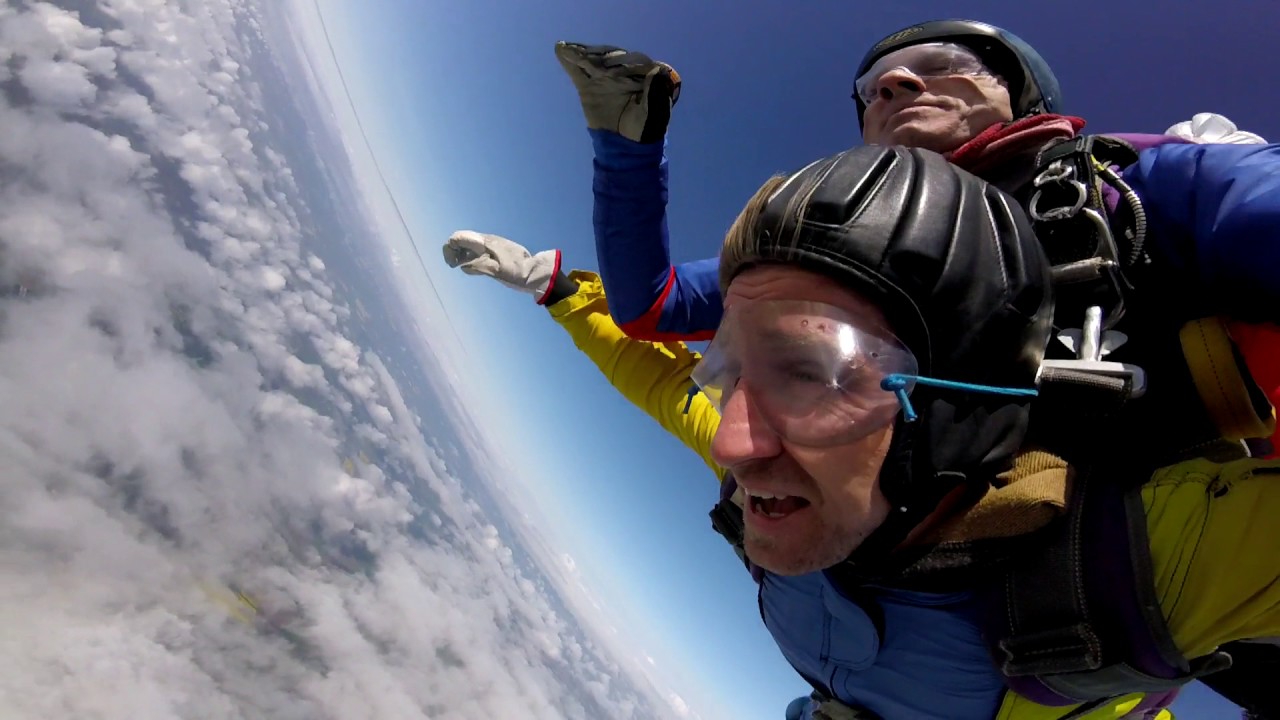 My first parachute jump! - YouTube