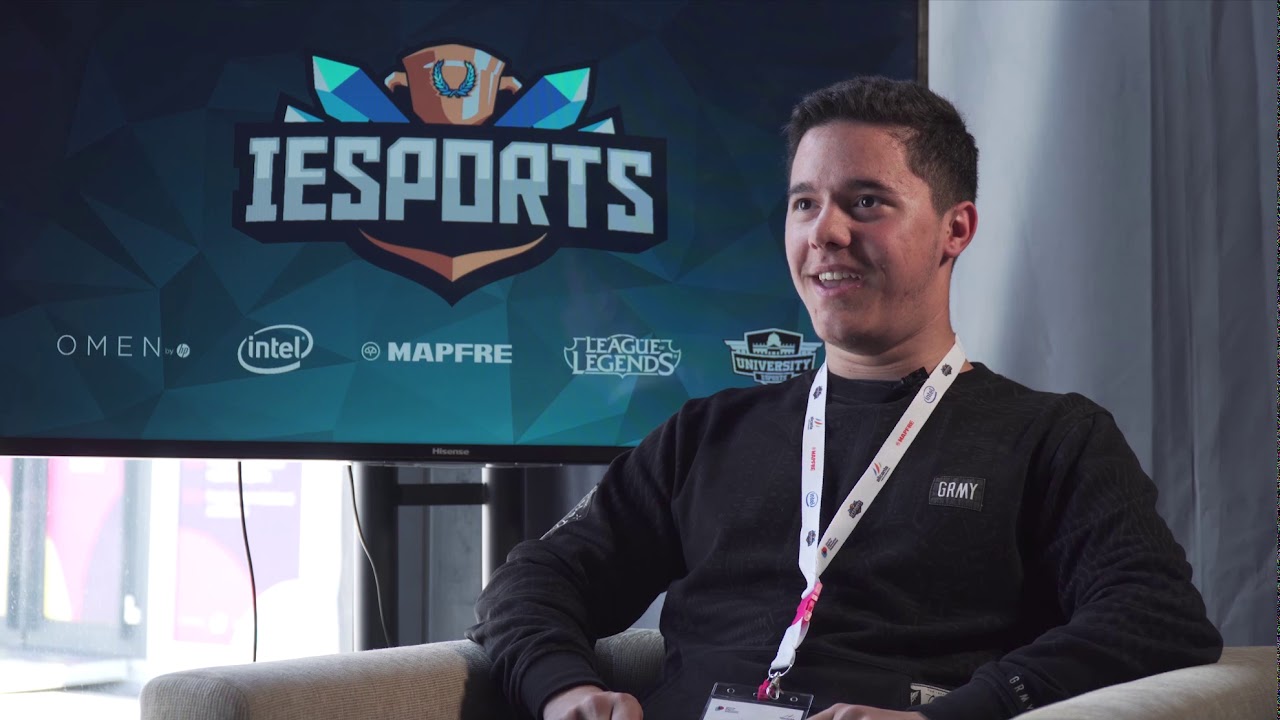 Entrevista a Ivan Cepas jugador del IES Educatec - YouTube