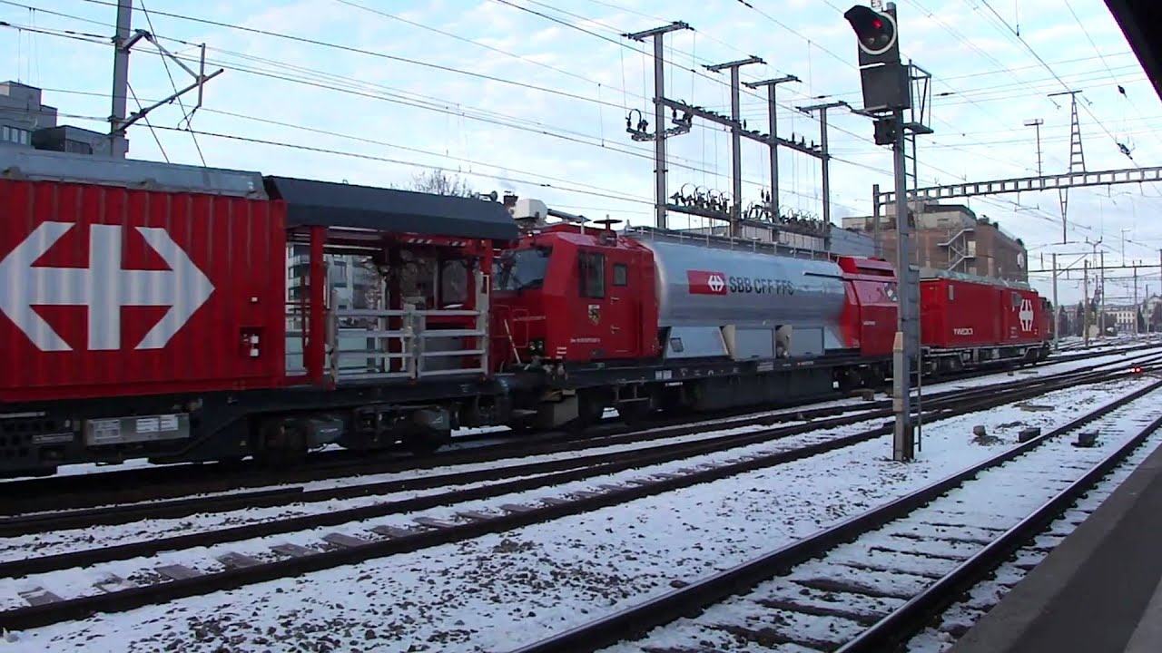 Der Neue SBB Lösch und Rettungszug fährt in Thun vorbei - YouTube