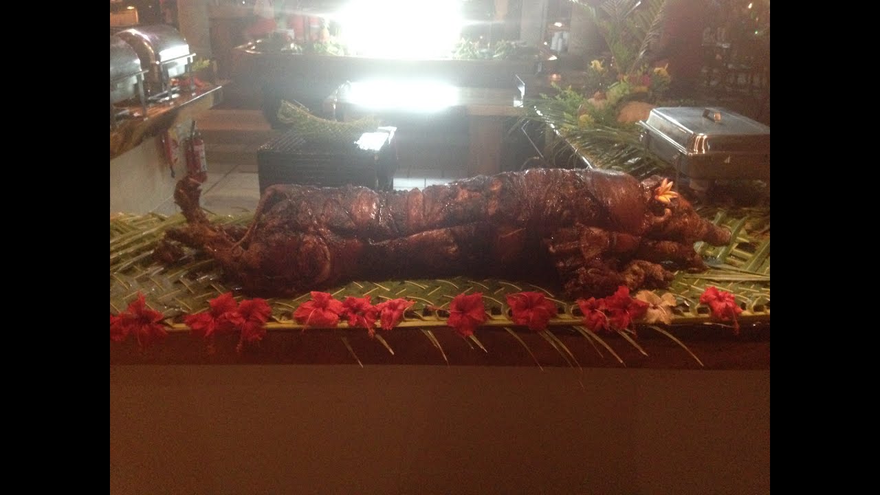 Traditional Pig On A Spit In FIJI!! (Fiji Holiday - DAY 4) - YouTube