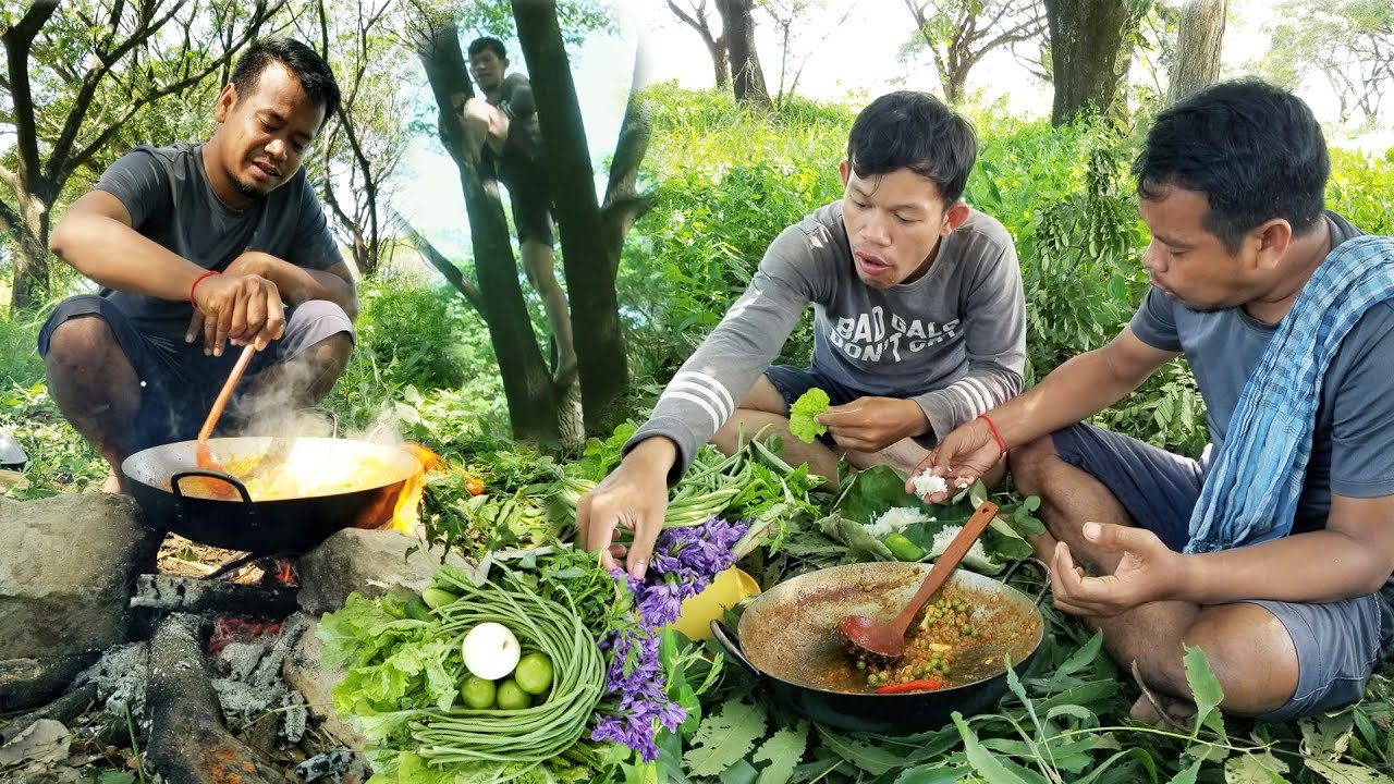 Wow! Eating delicious - Prahok ktiss with fresh vegetables / Prahok ...
