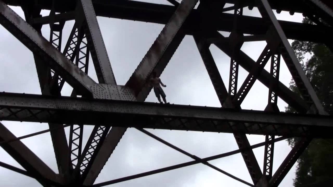 Darren jumps from Pool Point train bridge, 9/2/12 - YouTube