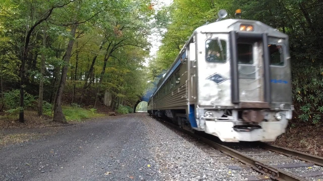 Reading & Northern RDCs pass thru the Nesquehoning Tunnel 10-01-2022 ...