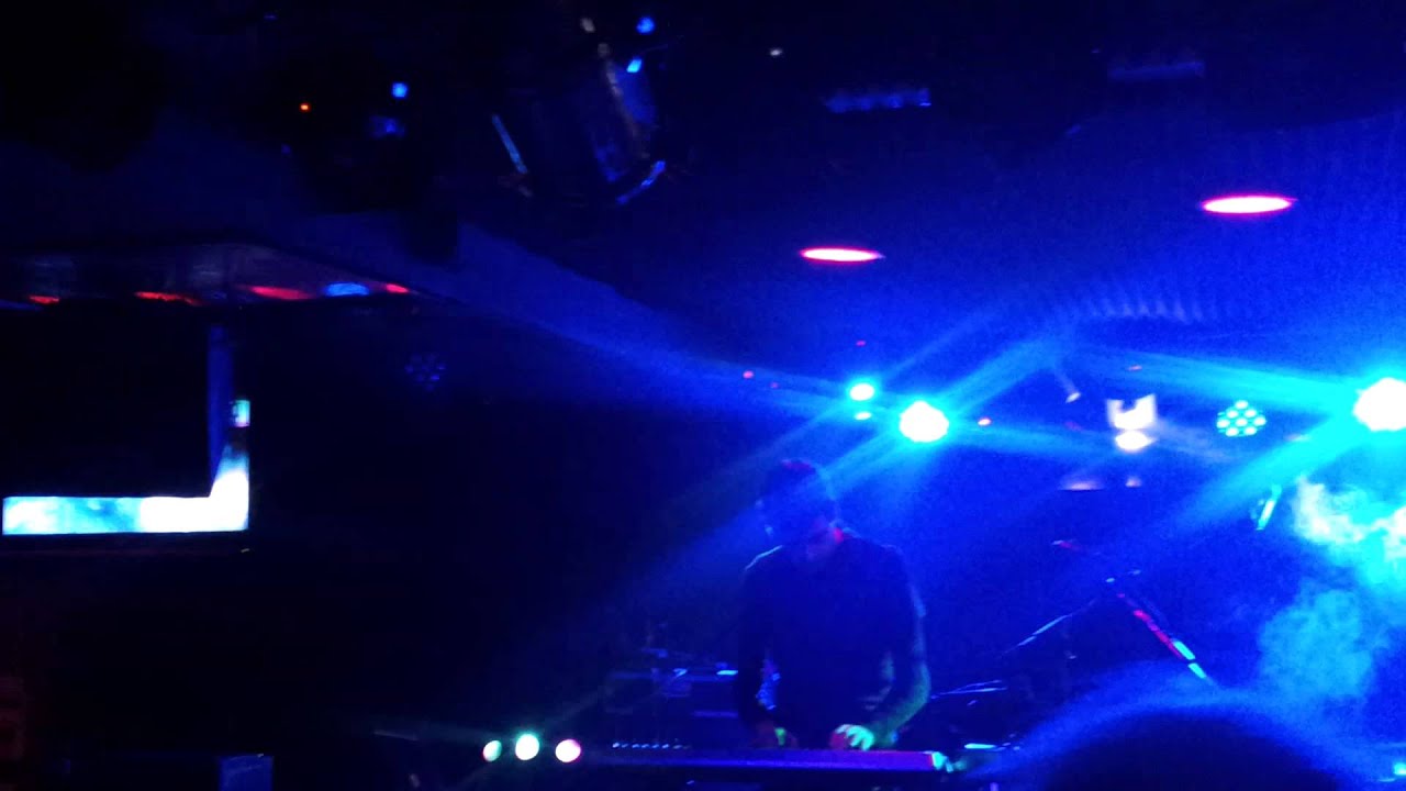 Eric Random at DOPPELVISION 27.10.2012 replugged vienna - YouTube