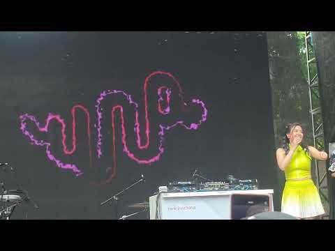 DJ Una Opening performance