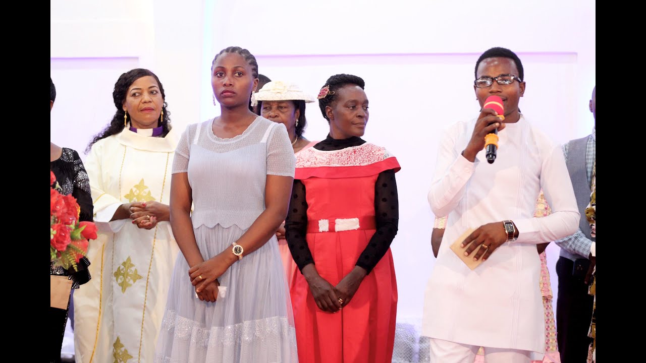 WANANDOA MR & MRS YEKONIA CASTORY WAMSHUKURU MUNGU KUFANIKISHA NDOA YAO ...