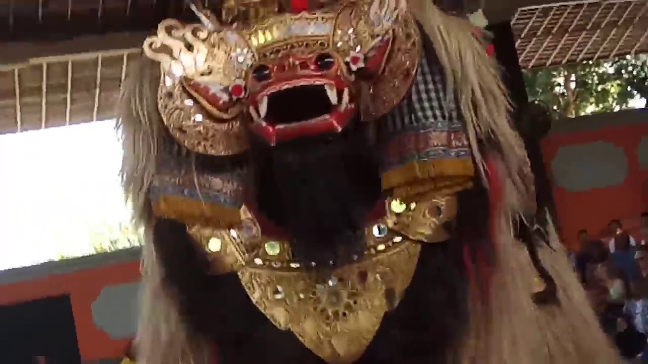 Pertunjukan Tari Barongan Bali - YouTube