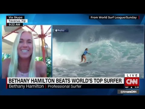 One-armed surfer beats world's number one - YouTube
