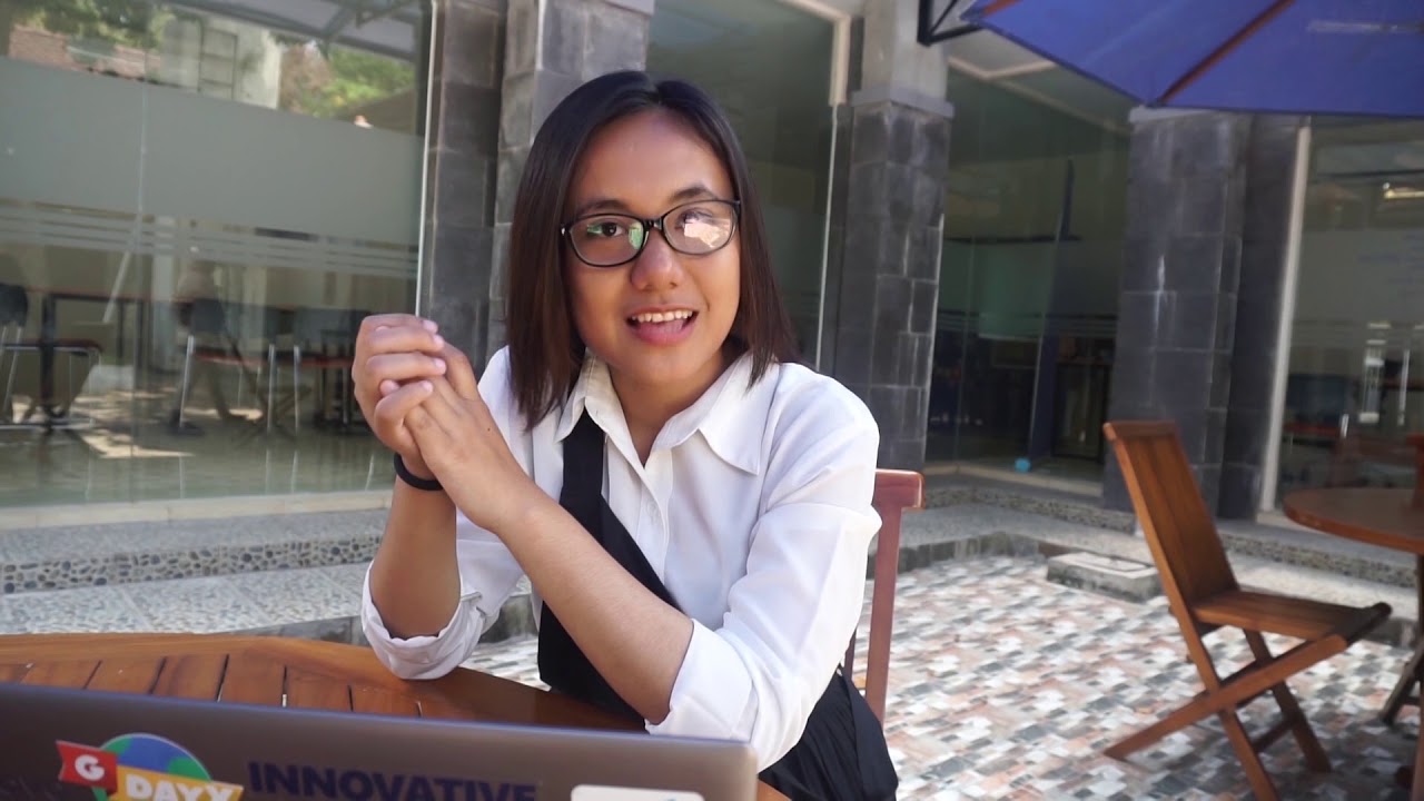 Group 4 - How to be a good tour leader and tour guide - YouTube