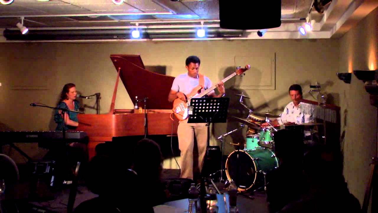 Daphne Nichols Live @ Community Arts Cafe- Scream - YouTube