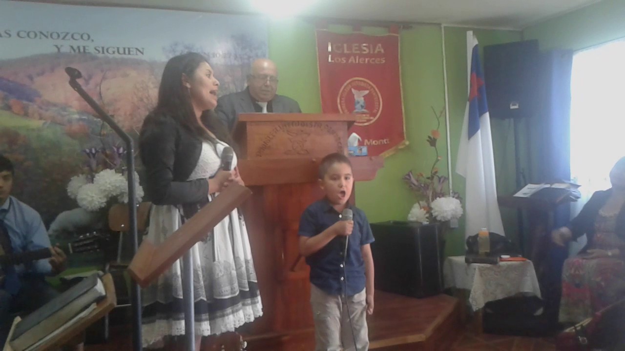 Hermna javiera junto al hermno benjamin carcamo - YouTube
