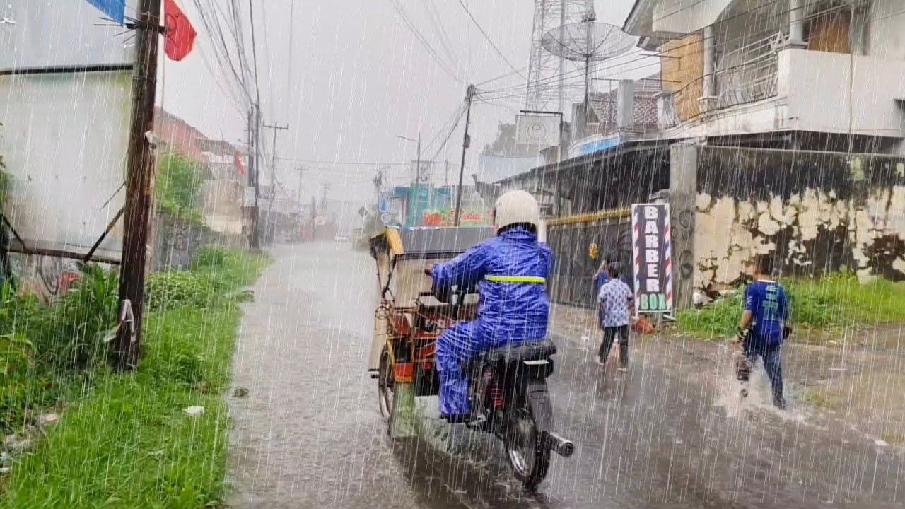 Super heavy rain and strong wind, fell asleep to the sound of the rain ...