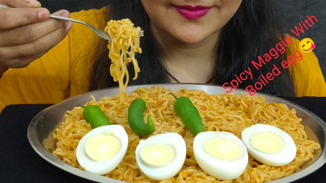 Eating- Spicy Maggie With Boiled Egg😋 - YouTube
