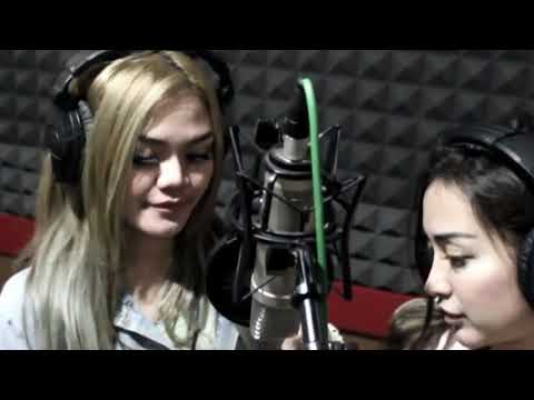 Dou gobas enak juga suara vokalnya...