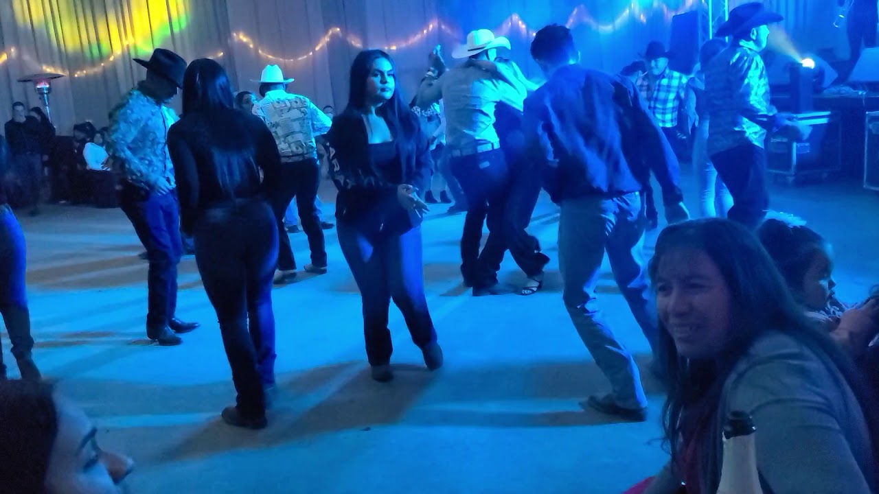TODOS BAILANDO A RITMO DE BANDA ORIGINAL DEL BAJIO - YouTube