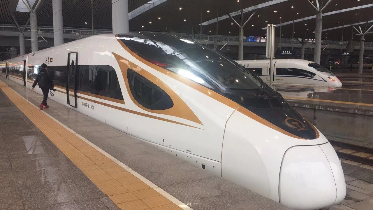 Amazing aerial view: China's "most beautiful" high-speed railway - YouTube