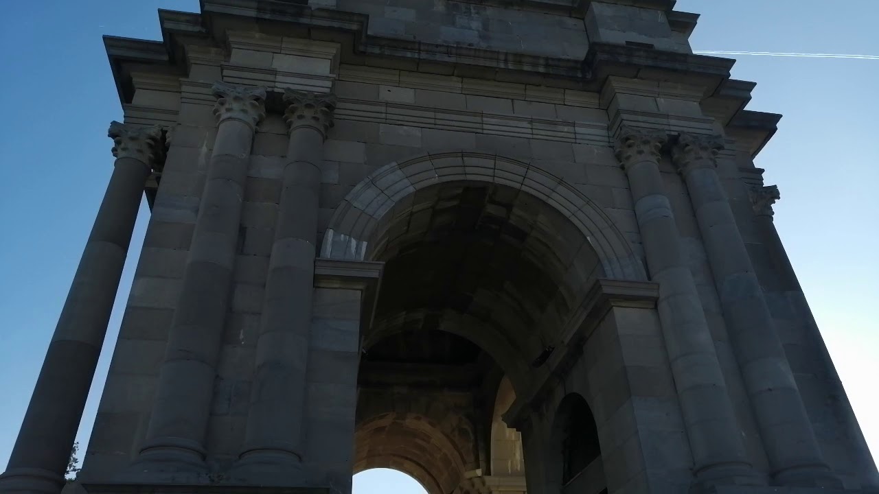 Le monument, Constantine 01/01/2020 - YouTube