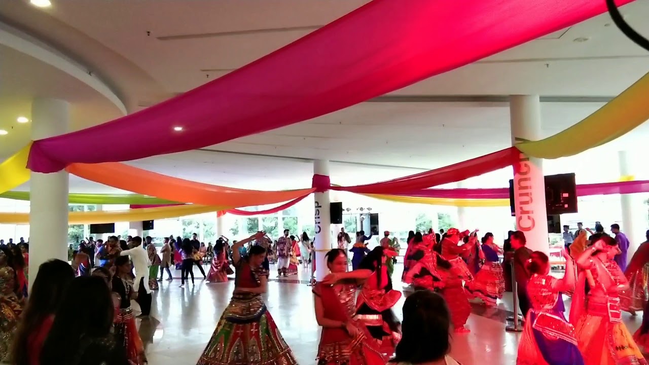 Garba Dance @ Synechron Technology Pune - YouTube