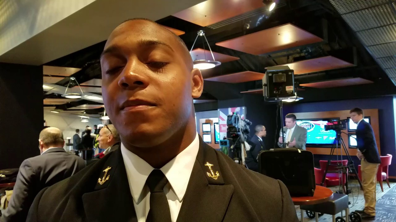 Meet Sr. DE #52 Amos Mason of Navy Football - YouTube