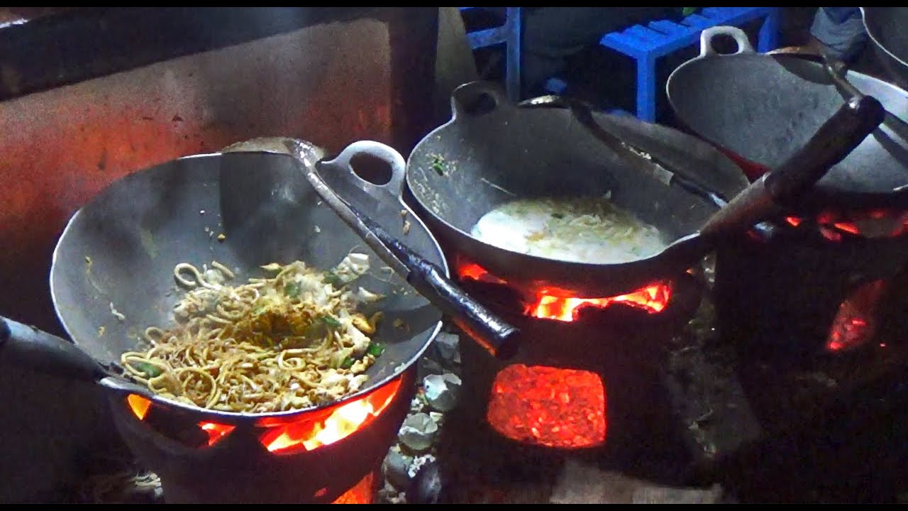 Wajib Kesini Buat Nyobain Bakmi Jawa Pak Pele | Java Noodles | Kuliner ...