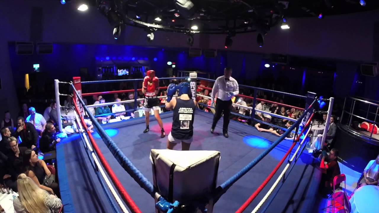 Ultra White Collar Boxing Wrexham | Fight 1 - YouTube