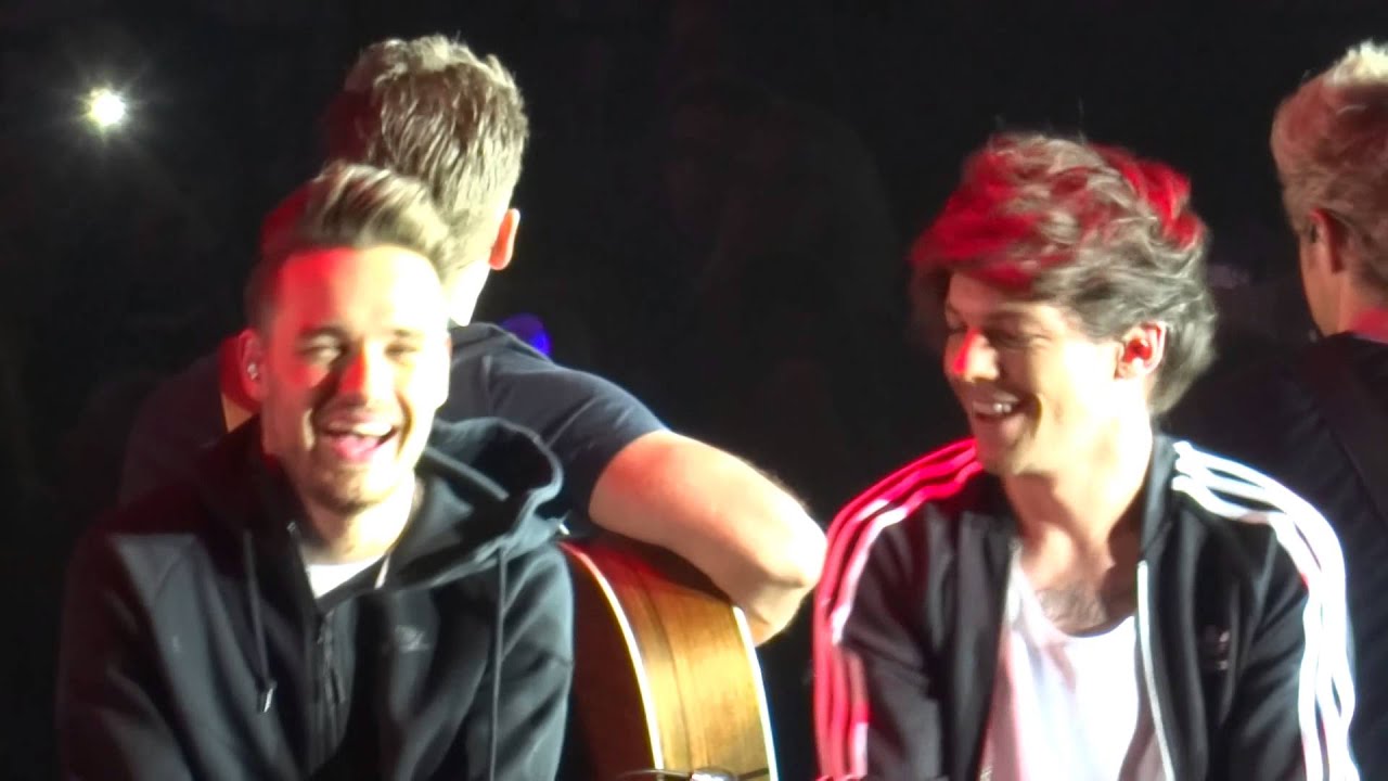 Little Things - One Direction live - MEN Arena Manchester 04/10/2015 ...