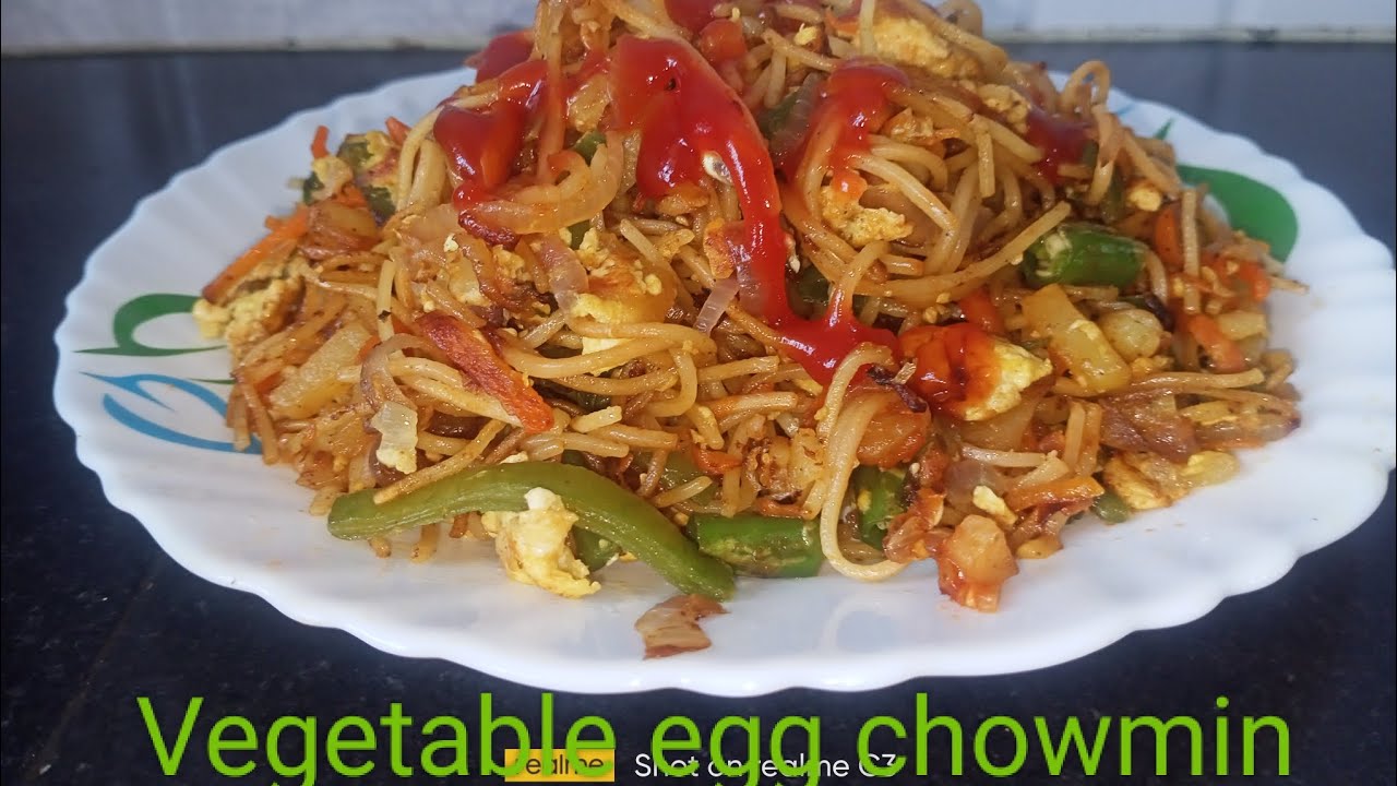 Vegetable egg Chaumin ghoroa vabe banalam.alpo tel diea bacchader ...