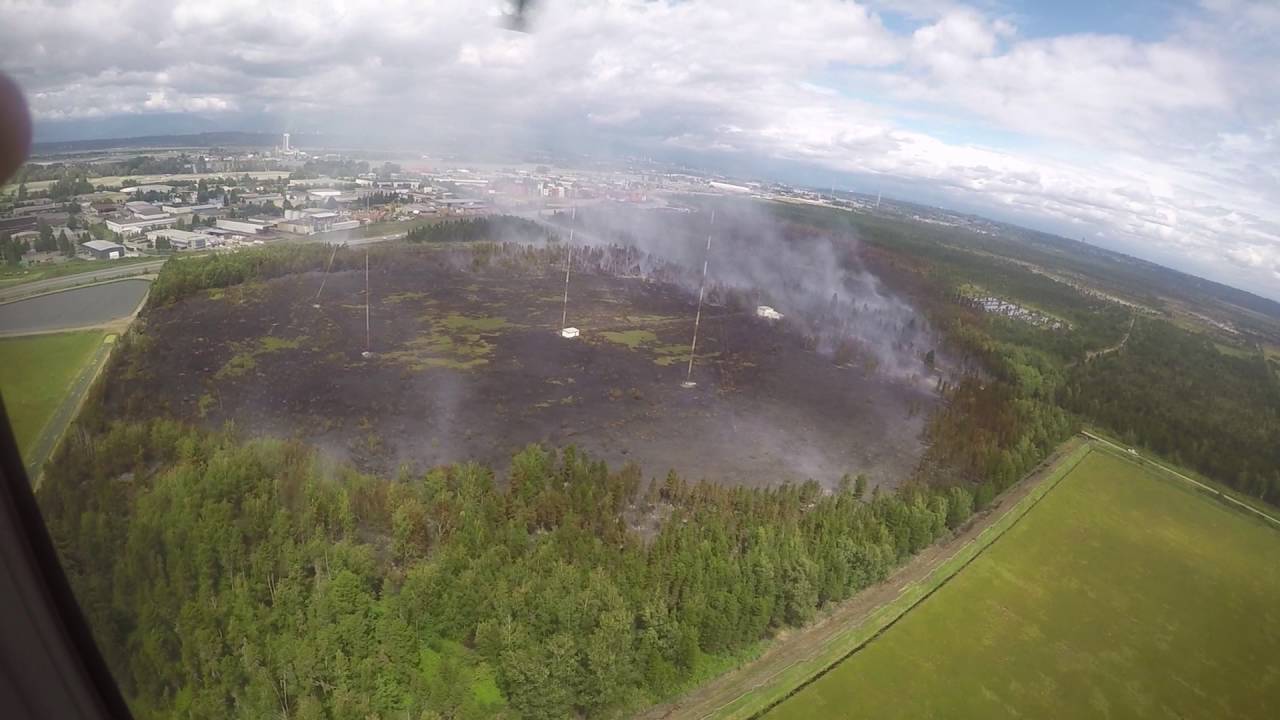 Aerial Footage of Burns Bog Fire, July 4, 2016 - YouTube