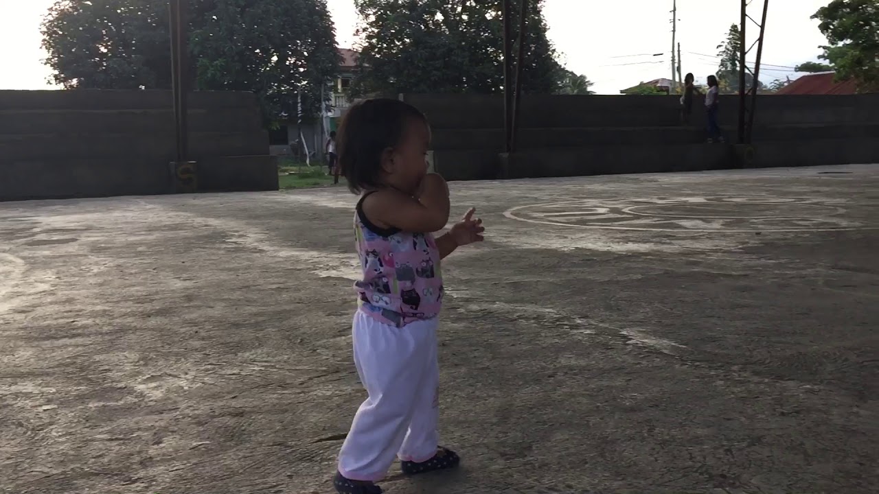 Arya Can Now Walk - YouTube