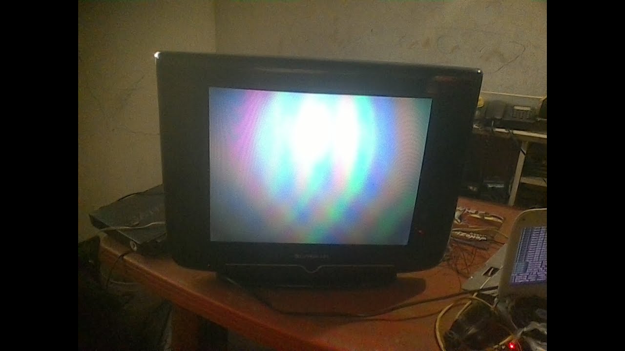 reparacion de tv cyberlux pantalla como arcoiris - YouTube