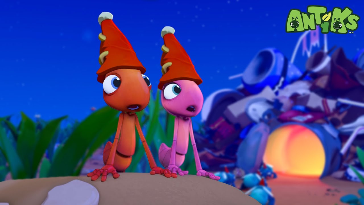 Joey & Boo's Sneaky Christmas Party Adventure 🐜🎄| Antiks | Animals And ...