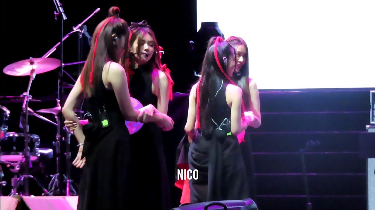 Ball Transfer Game - Anda Lookkaew vs Praewa Noon (Love Senior Fanmeet ...