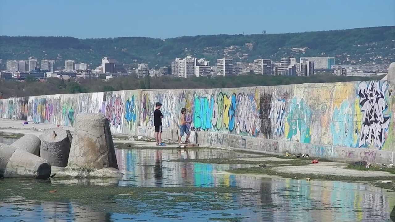 dematerialization of the wall - YouTube