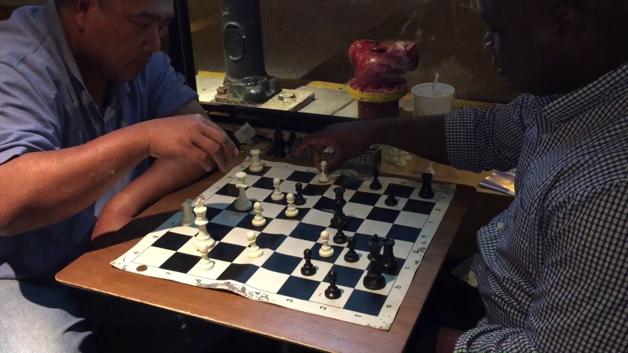 Chess at Starbucks in Chicago - YouTube