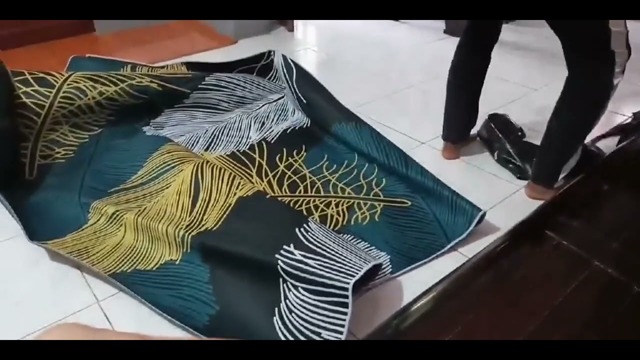 Unboxing The Super Elegant Roll Up Carpet Shop Online - YouTube