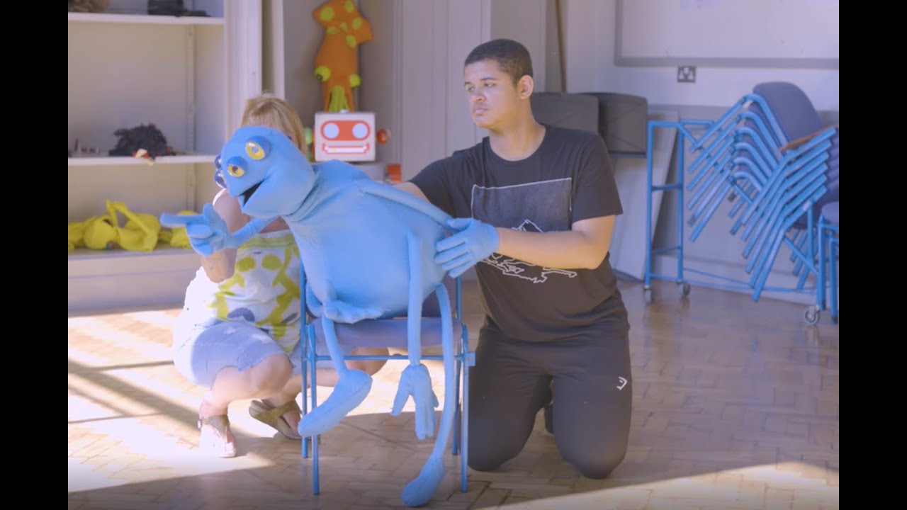 Behind The Scenes of How to Spot An Alien - YouTube