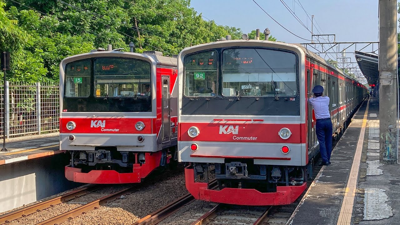 Kompilasi KRL Commuter Line Rush Hour Pagi di Universitas Pancasila! JR ...
