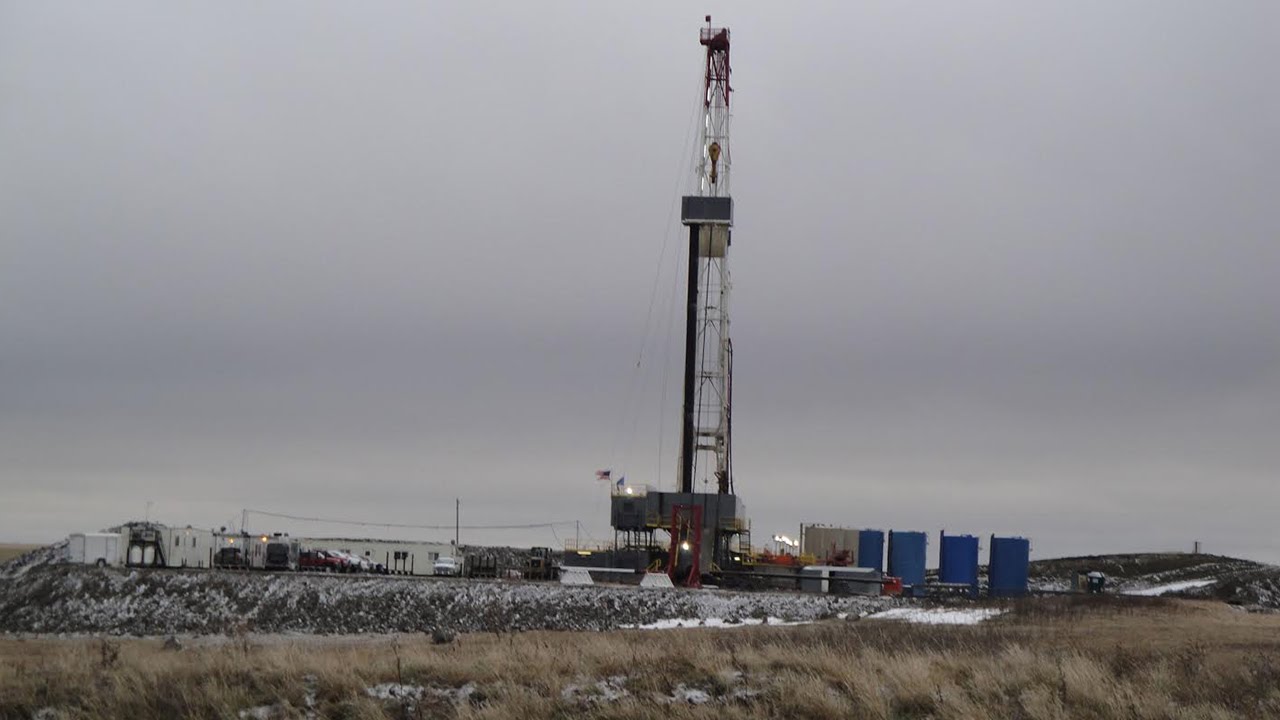 Hydraulic Fracturing - 1.16 - Horizontal Drilling & Wells Source - YouTube