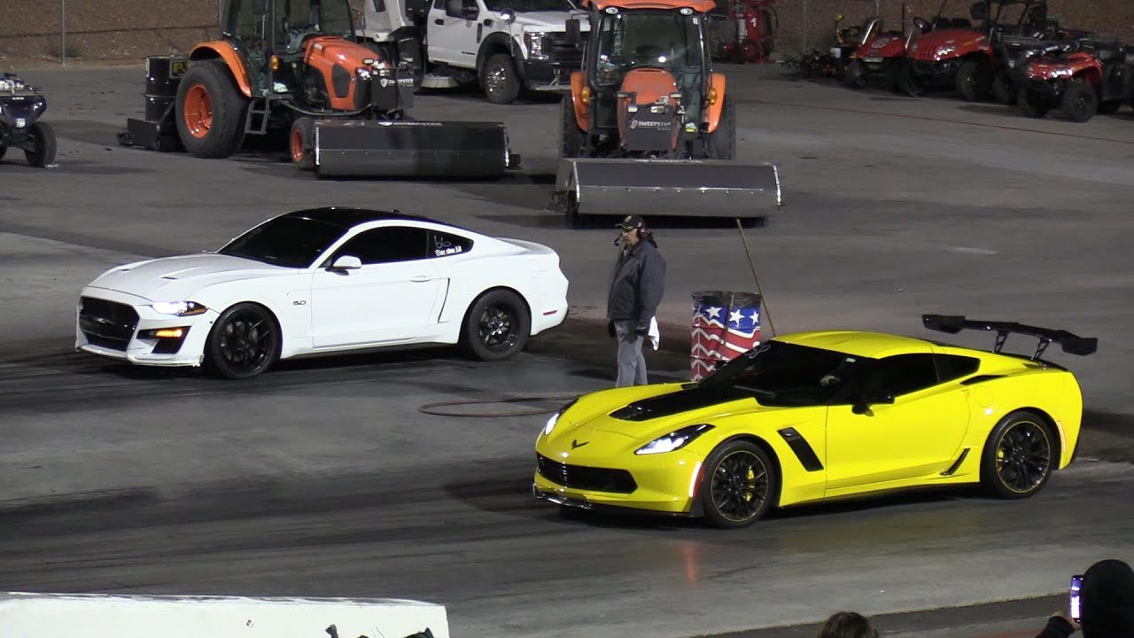 Mustang GT vs C7 Corvette - drag racing - YouTube
