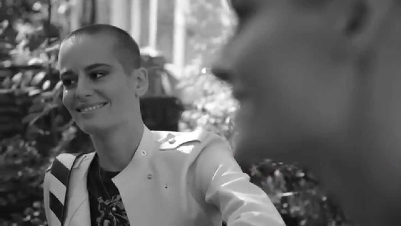 Giulia e Camilla Venturini - Tod's Band: The Wave Bag - YouTube