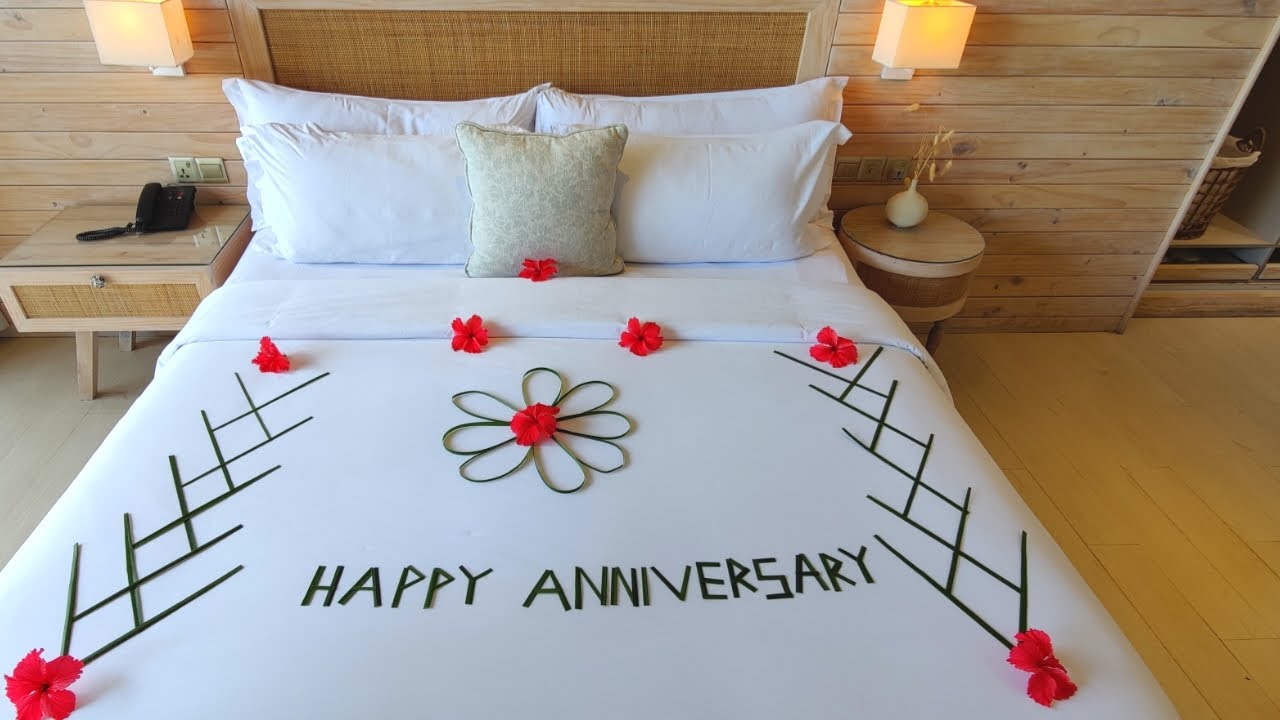 Anniversary simple decorations with coconut leaf || design coconut leaf ...