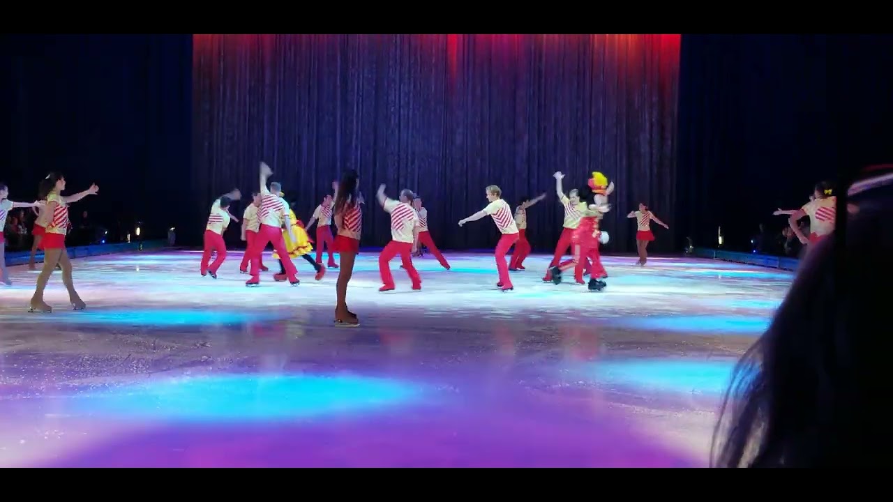 Mickey and Minnie Mouse, Disney on ice - YouTube