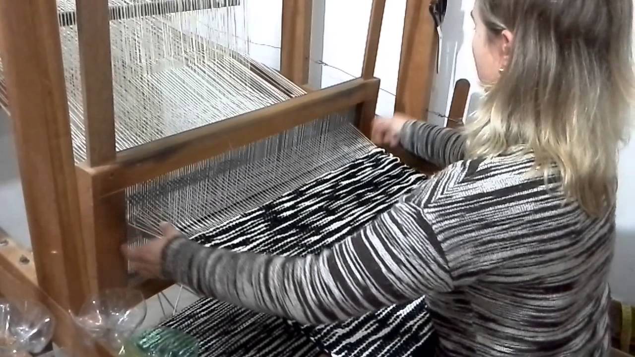 Tecendo tapetes no tear.(PARTE 1) - YouTube