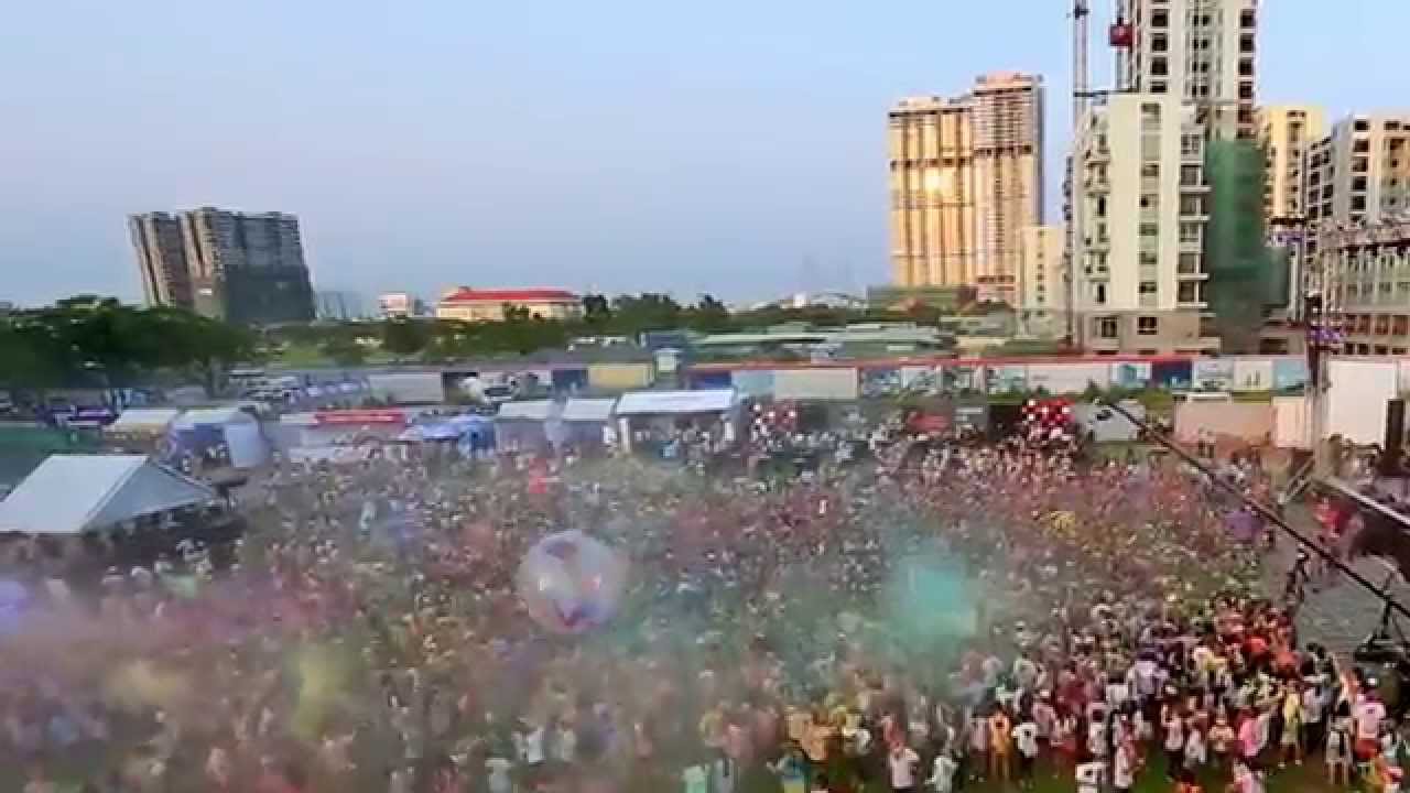 Lễ hội Sắc màu đầu tiên tại Việt Nam | Đường Chạy Color Me Run 2014 ...