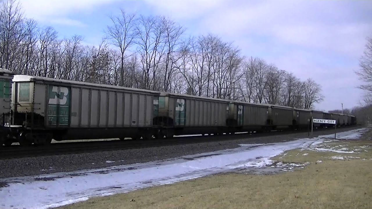 Horn Salute from the Cargill Feed Train - YouTube
