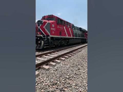 FXE 4682 FXE 4100 con tren cervecero al sur y metiéndose al escape nuevo balcón - YouTube