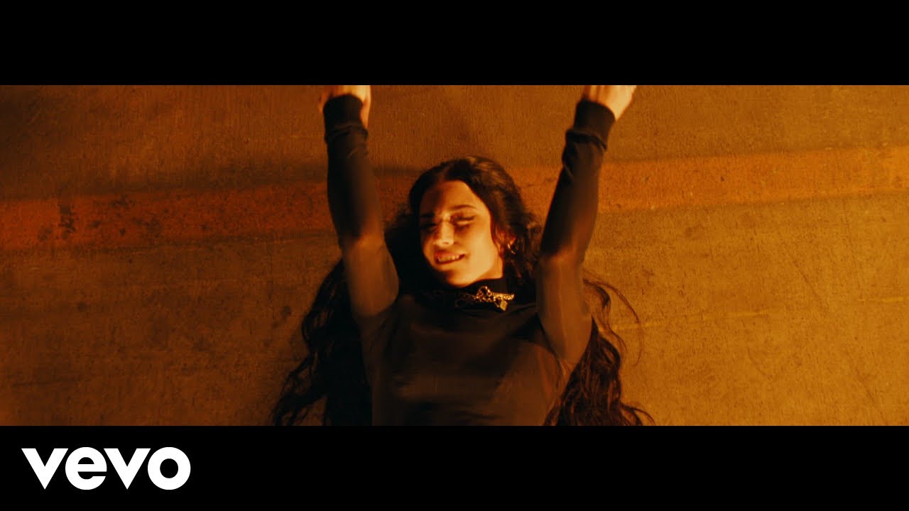 Alaina Castillo - éxtasis - YouTube Music