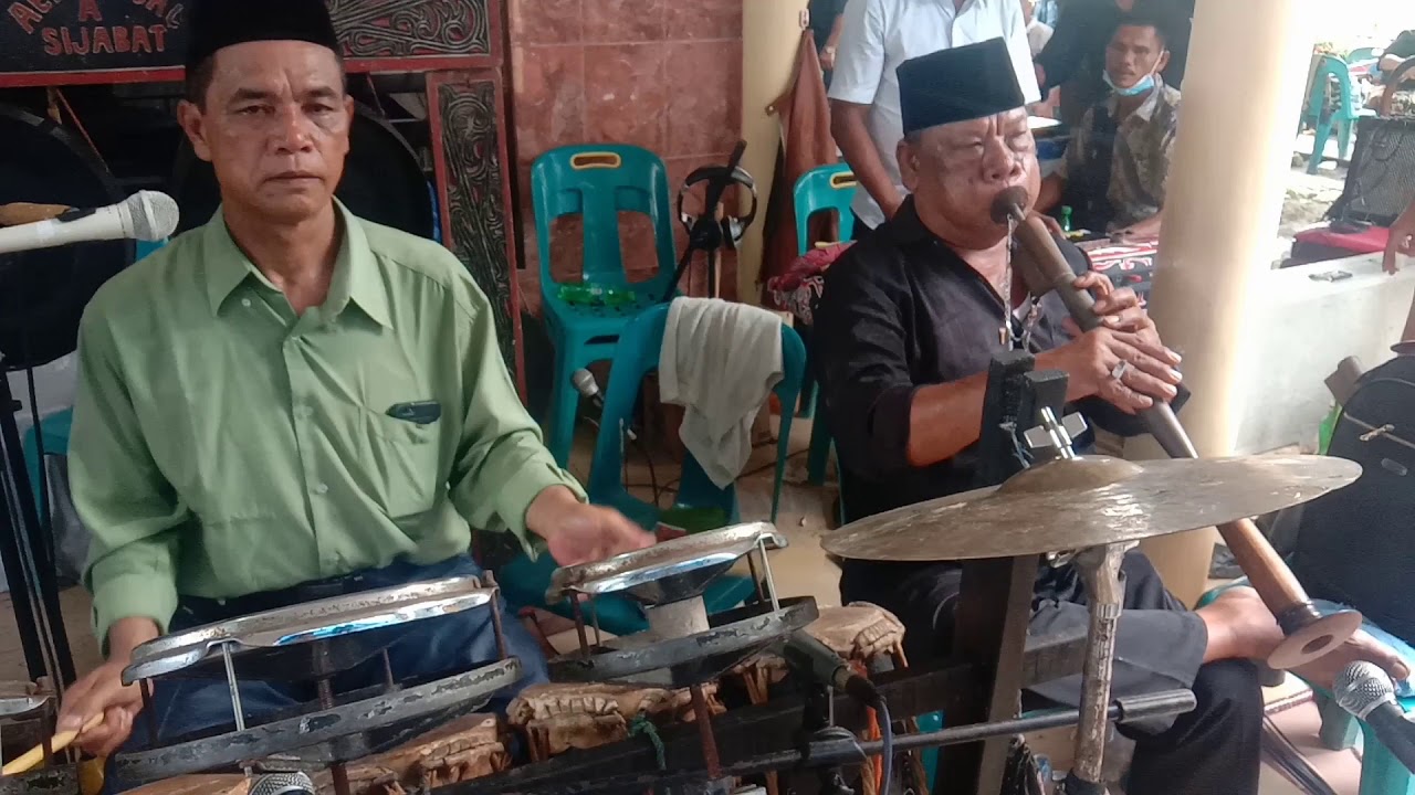 LUAR BIASA KOLABORASI MASTER SARUNE BOLON DENGAN MUSIK MODREN - YouTube